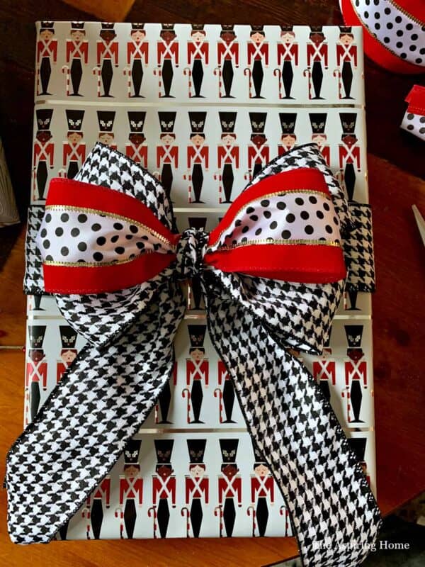 How to Wrap Gifts Beautifully | The Aspiring Home